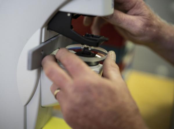 Onsite lens glazing service for your glasses